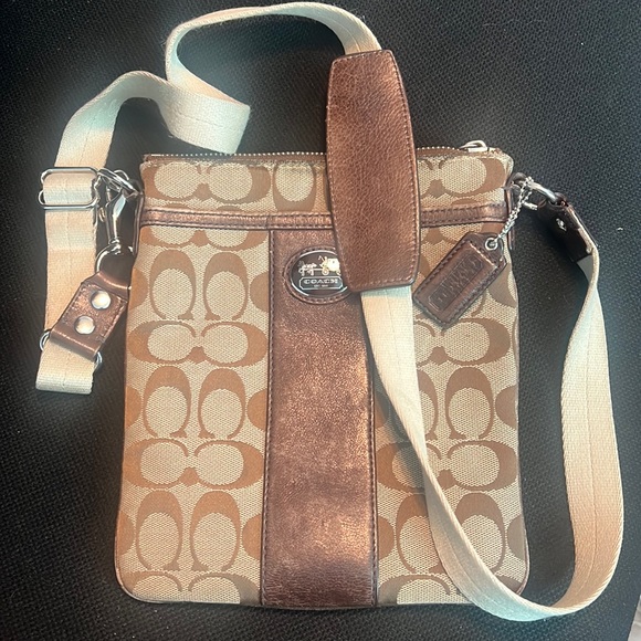 Coach | Bags | Coach Signature Crossbody Bag With Ivory Straps With ...